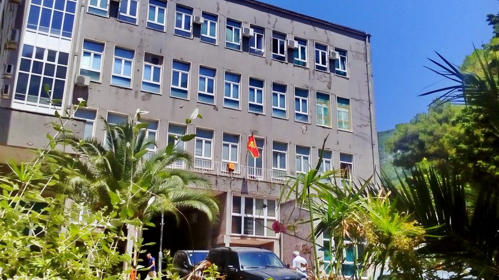 Danci donirali bolnici u Risnu opremu vrijednu 61.000 eura | Boka News