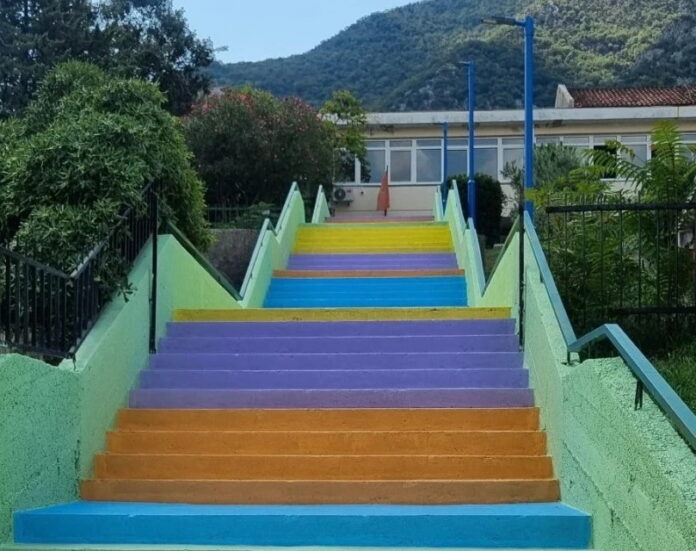 Učenici iz Kotora i Tivta vratili se sa ekskurzije iz Kragujevca gdje ...