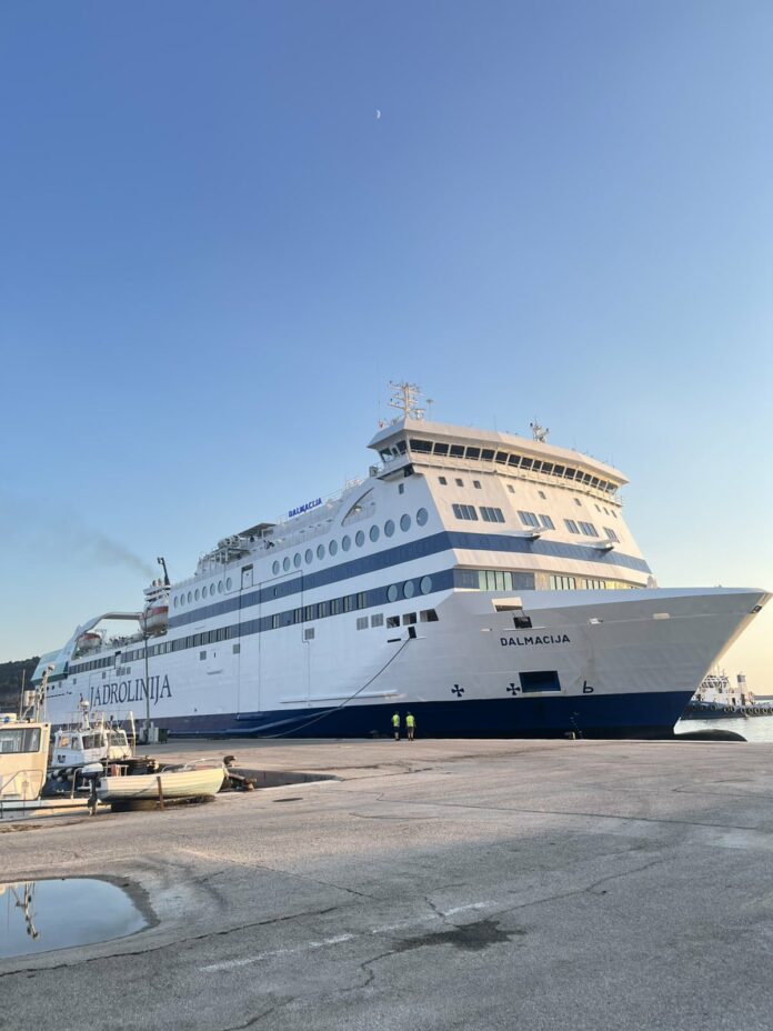 Startovala sezonska brodska linija Bar-Bari | Boka News